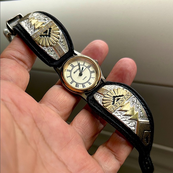 🖤Vintage MONTANA SILVERSMITH Watch Silver & Goldtone Boundless legacy band